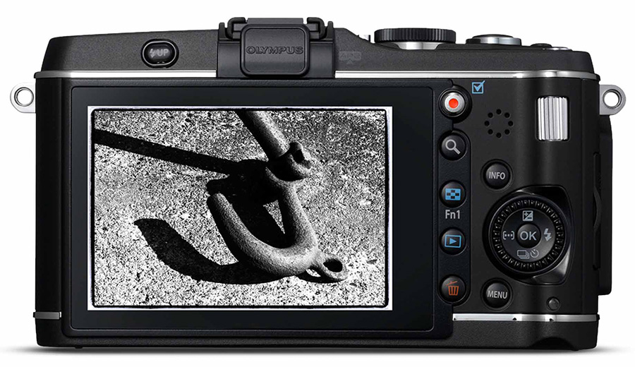 Olympus-PEN-E-P3-back - Photo Cafe - Фотографски съвети и ревюта
